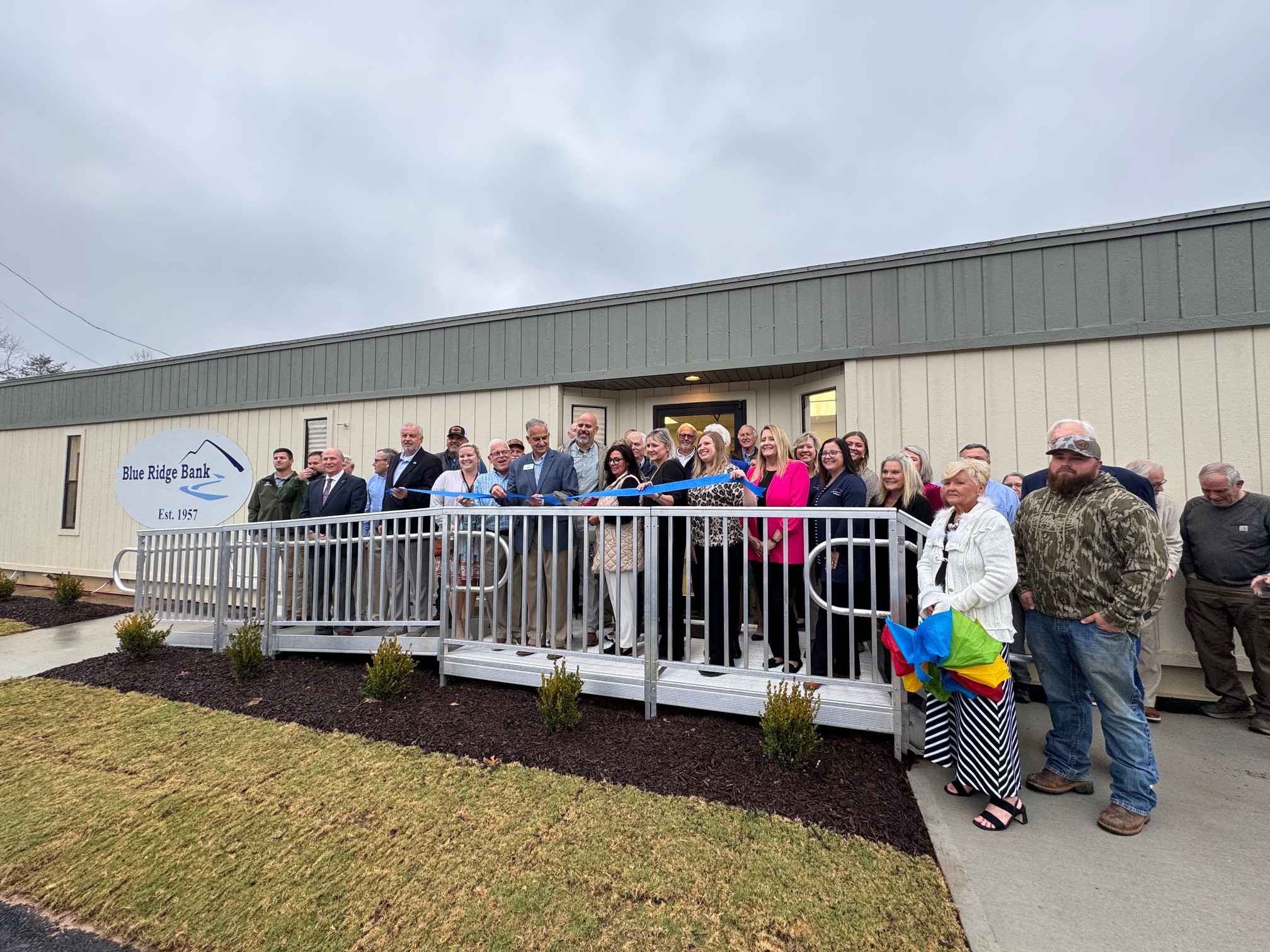 Blue Ridge Bank Opens New Branch in Pickens, SC - 94.1 - The Lake / WSNW